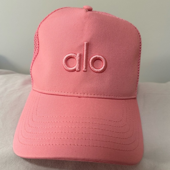 ALO Yoga | Accessories | Alo Yoga District Trucker Hat Baseball Cap ...